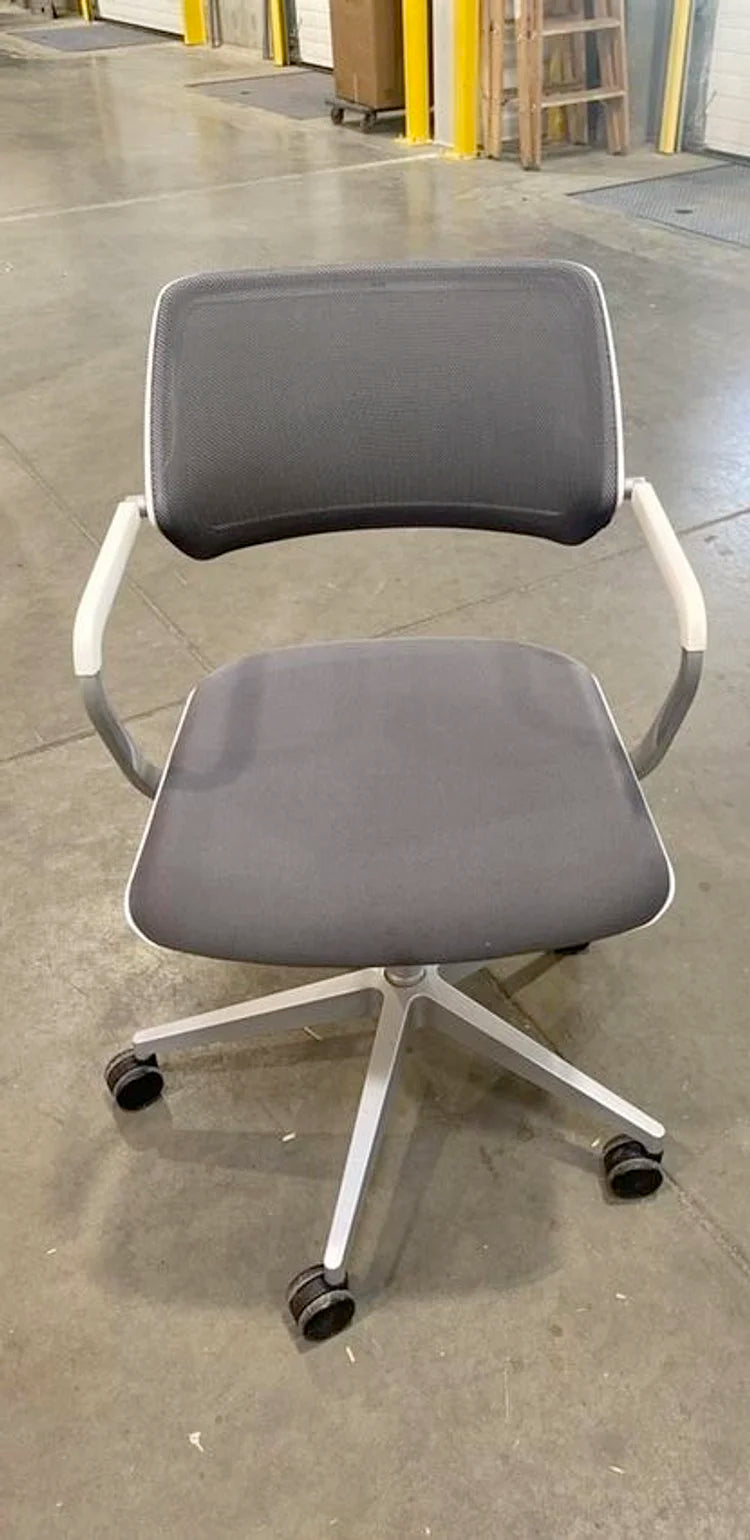 Steelcase QiVi Meeting Chair (Ripped Mesh) – Premiere Office Furniture